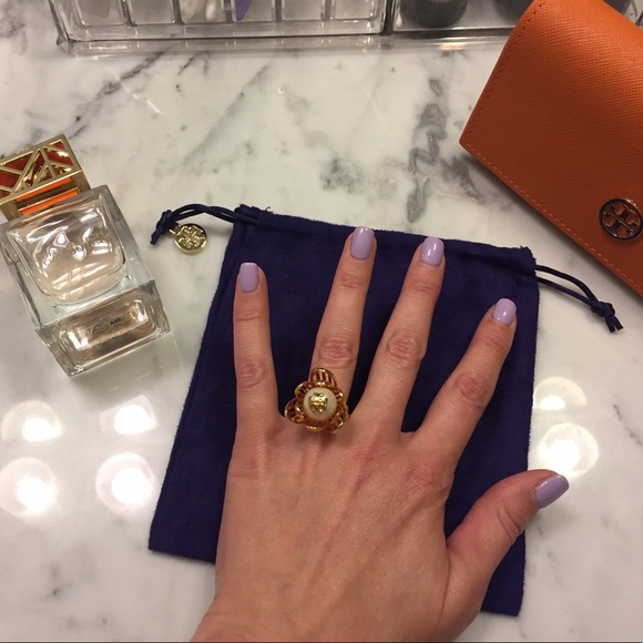Tory Burch | Jewelry | Tory Burch Gold And Pearl Flower Ring Size 5 ...